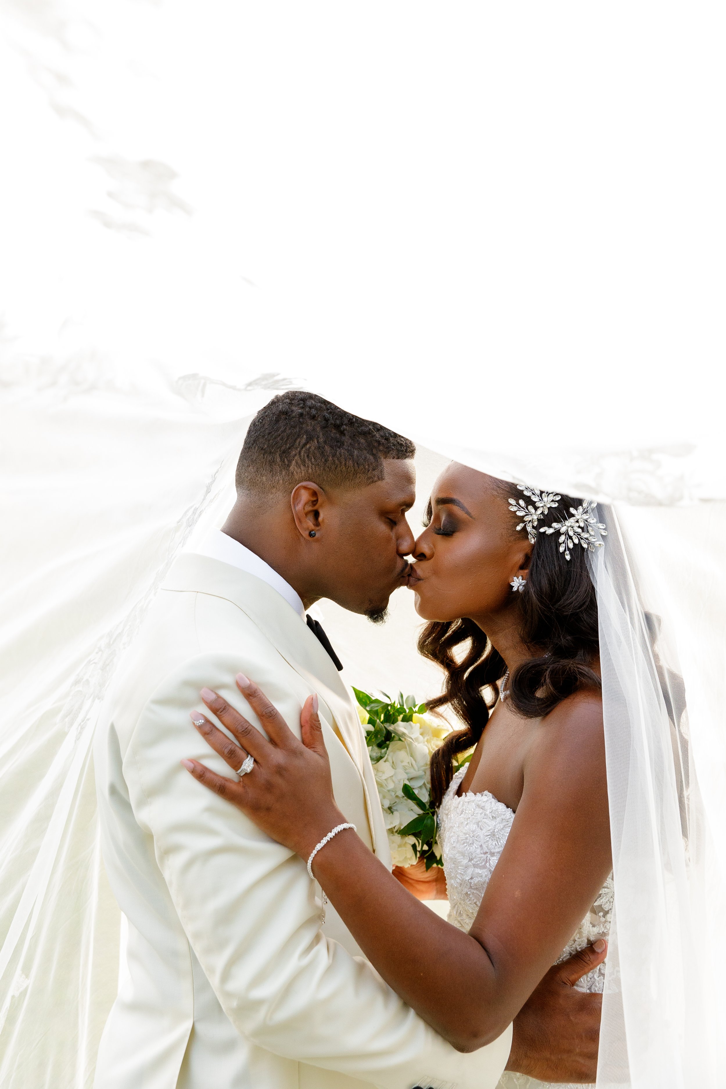 Sealed with a Kiss: Wedding Day Kissing Tips